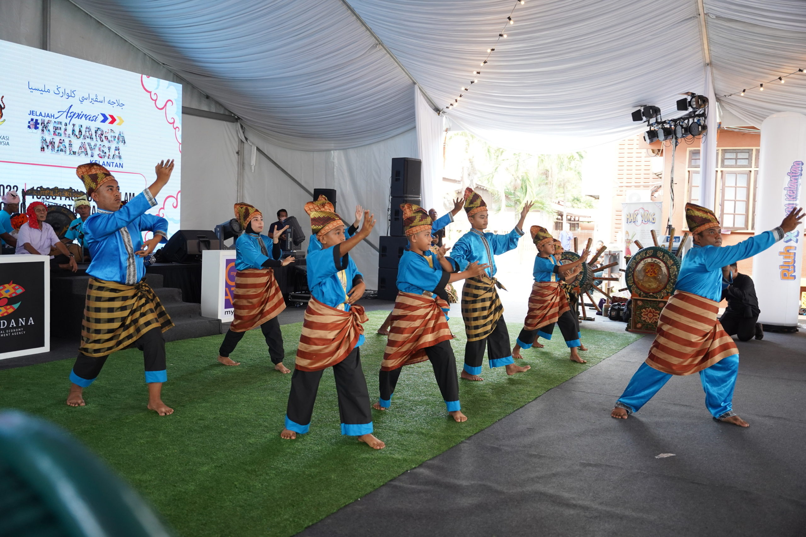 12 Persembahan kebudayaan anda perlu tahu - BASKL