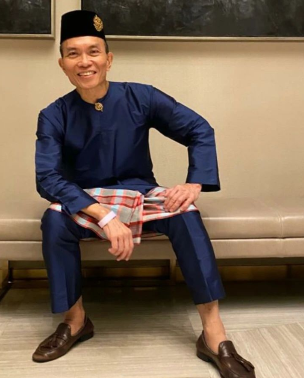 Kenali John Ang, pengumpul tekstil yang terjatuh hati dengan Dunia ...