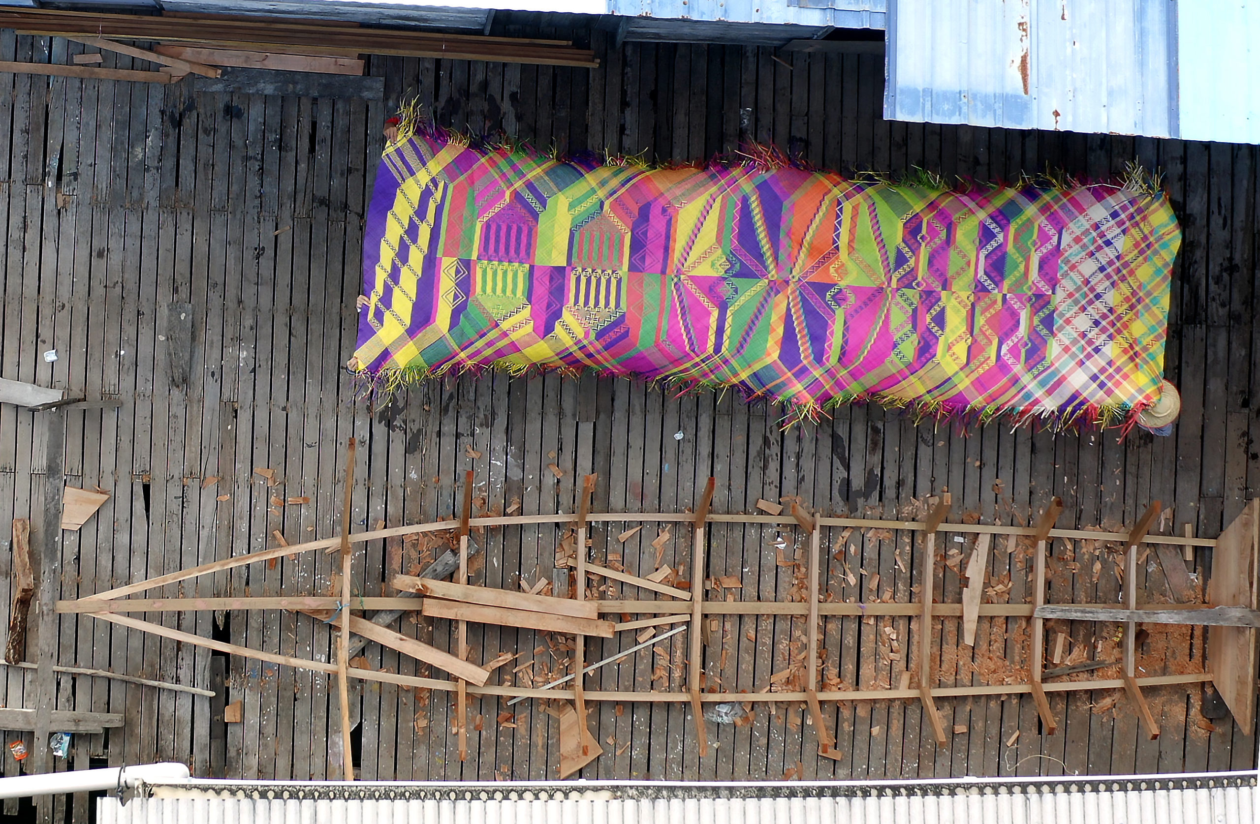 Anyaman kolaborasi dan komposisi dalam seni Yee I-Lann - BASKL