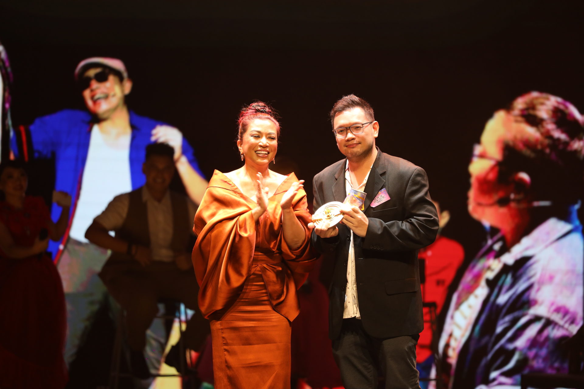 A round of applause for the 18th BOH Cameronian Arts Awards winners ...