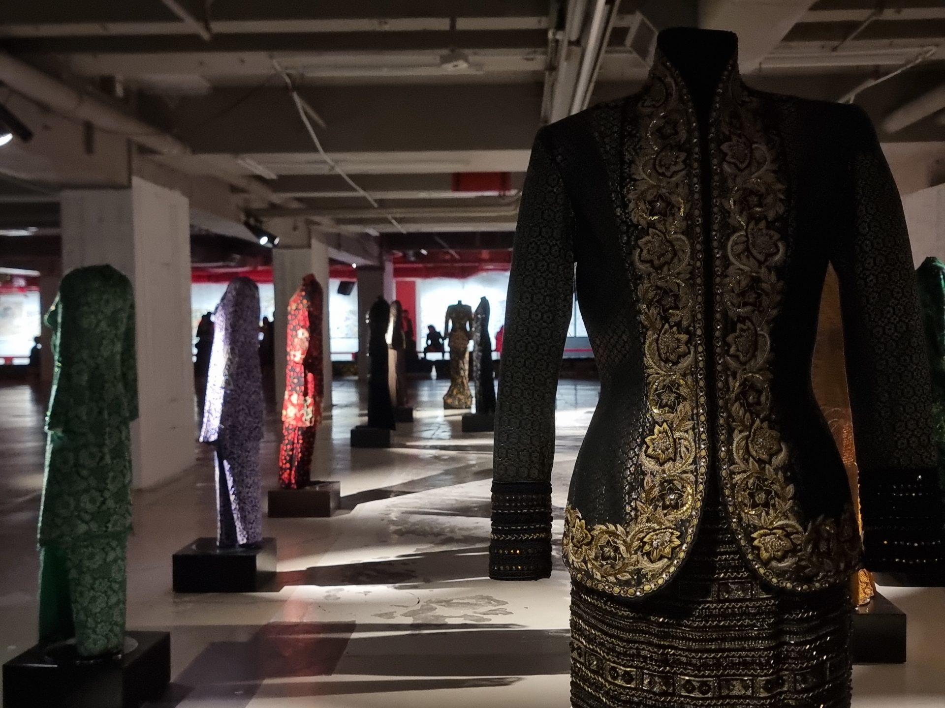 Bernard Chandran’s 30 years of ‘Unmatched’ fashion legacy in tradition ...